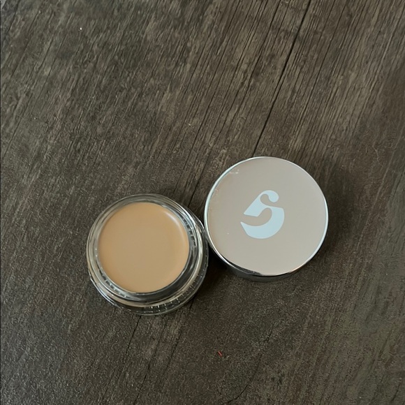 Glossier | Makeup | Glossier Stretch Concealer Medium 5 | Poshmark